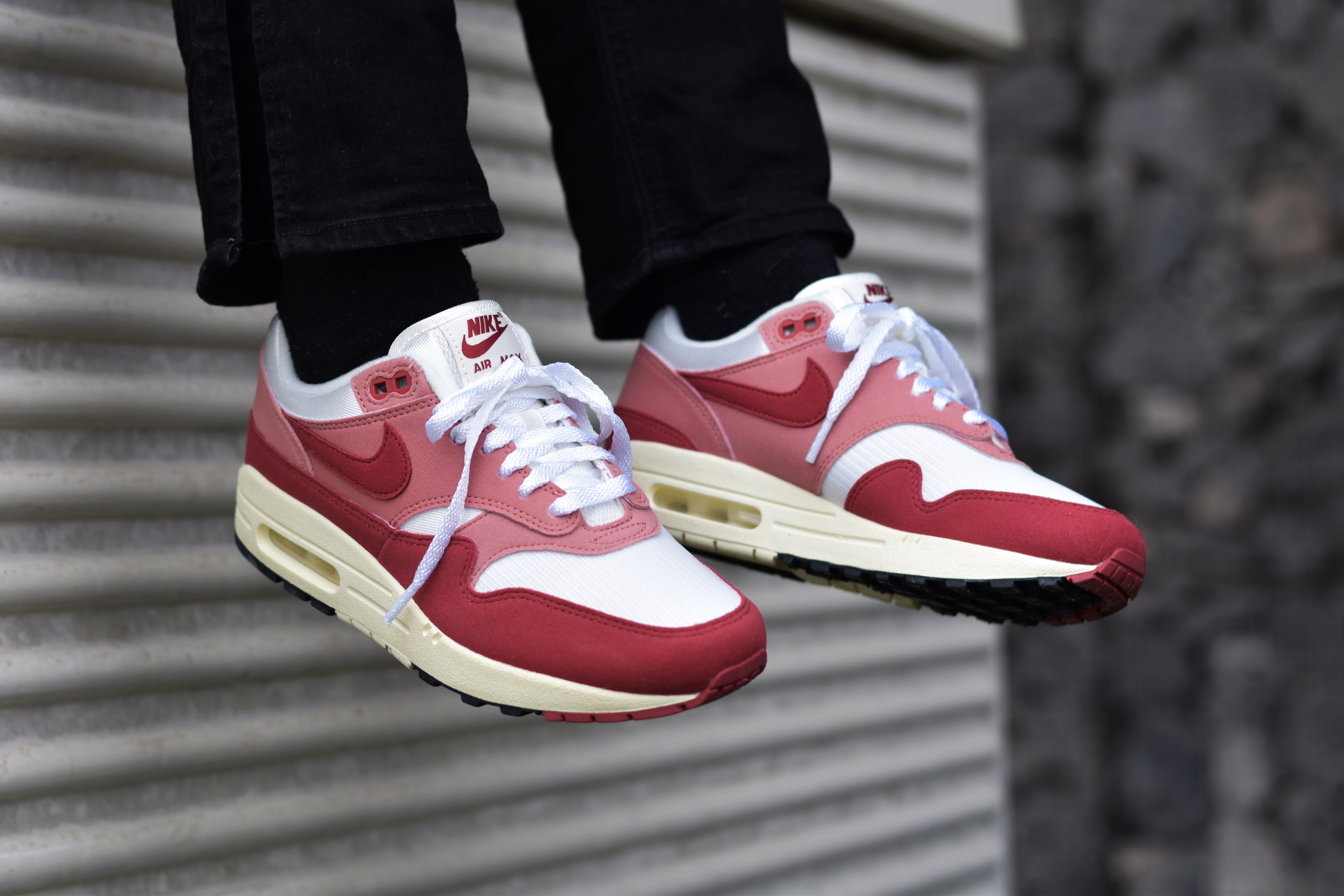 Deze Nike Air Max 1 "Red Stardust" dropt in november… | Sneaker Squad