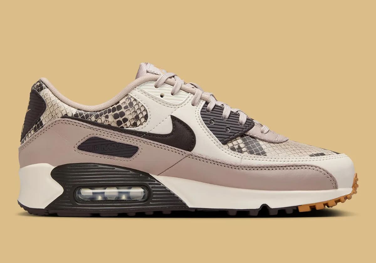 Vier het jaar van de slang met de Nike Air Max 90… | Sneaker Squad