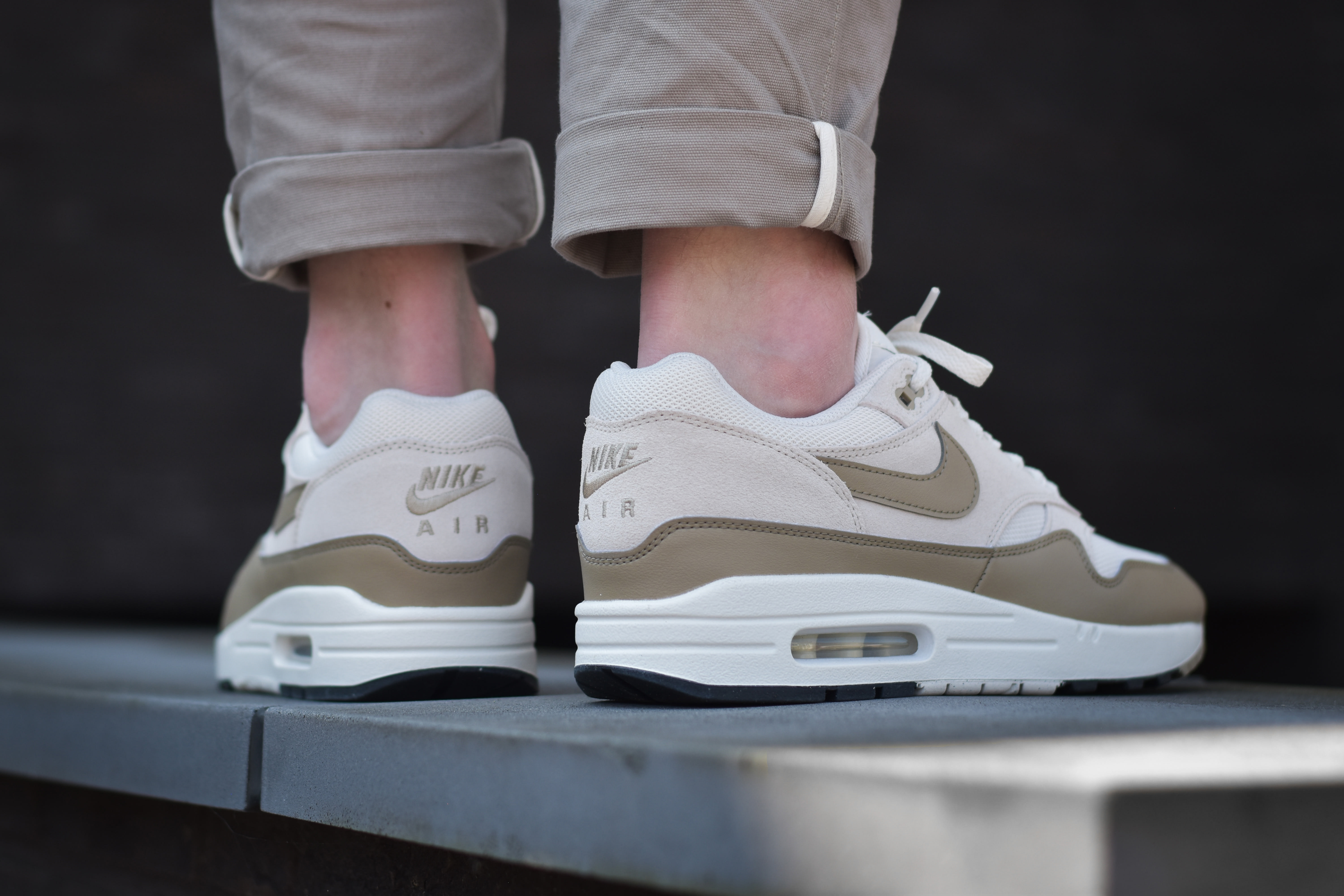 Nike dropt met de Air Max 1 Essential "Phantom Khaki"… | Sneaker Squad