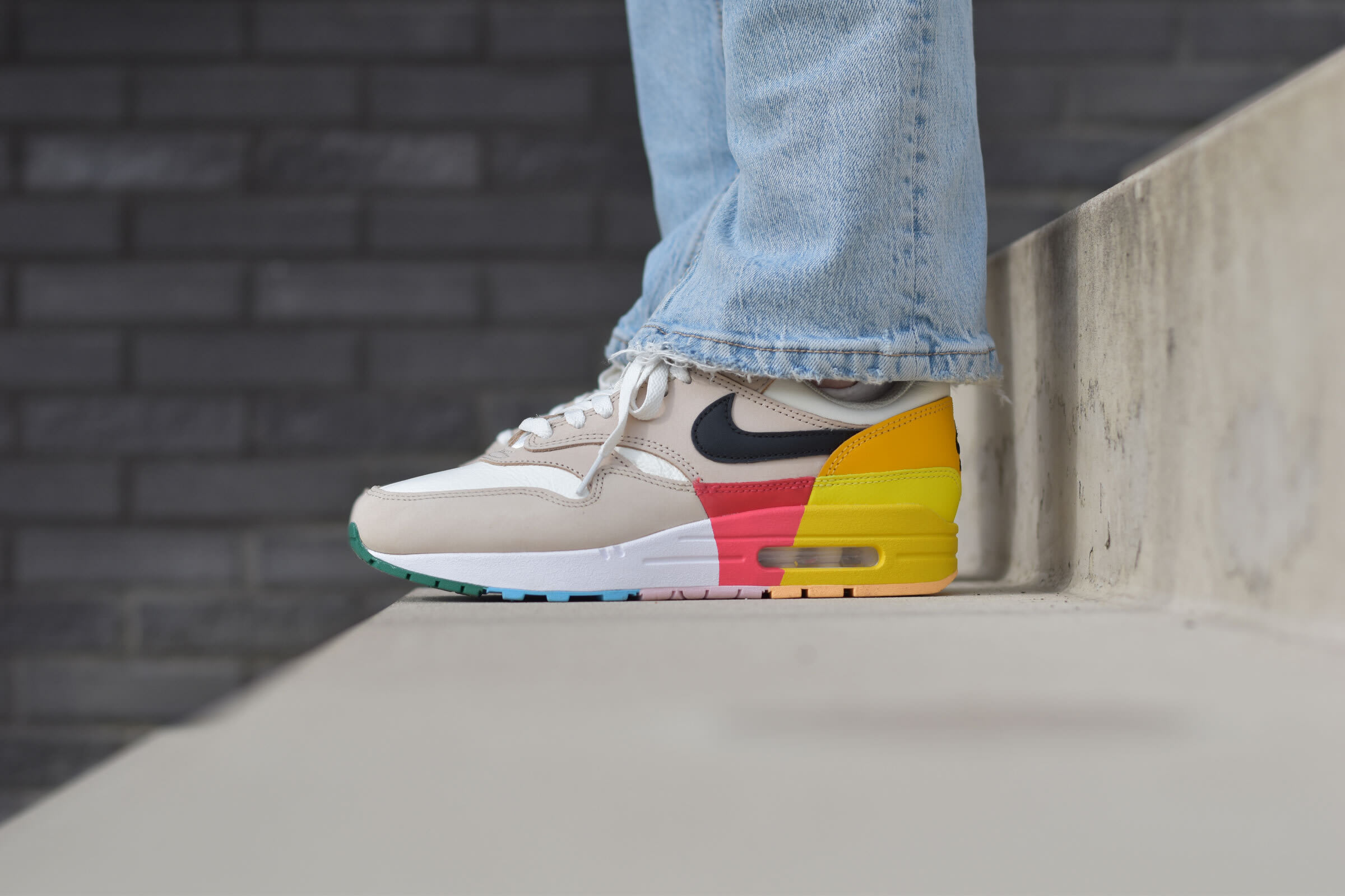 Gedurfde color blocking definiëren deze summer ready… | Sneaker Squad