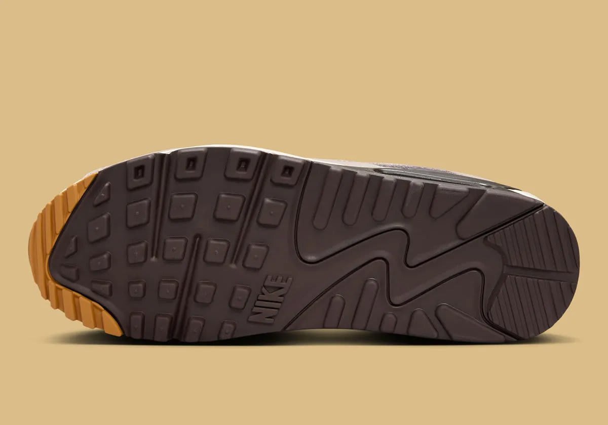 Vier het jaar van de slang met de Nike Air Max 90… | Sneaker Squad