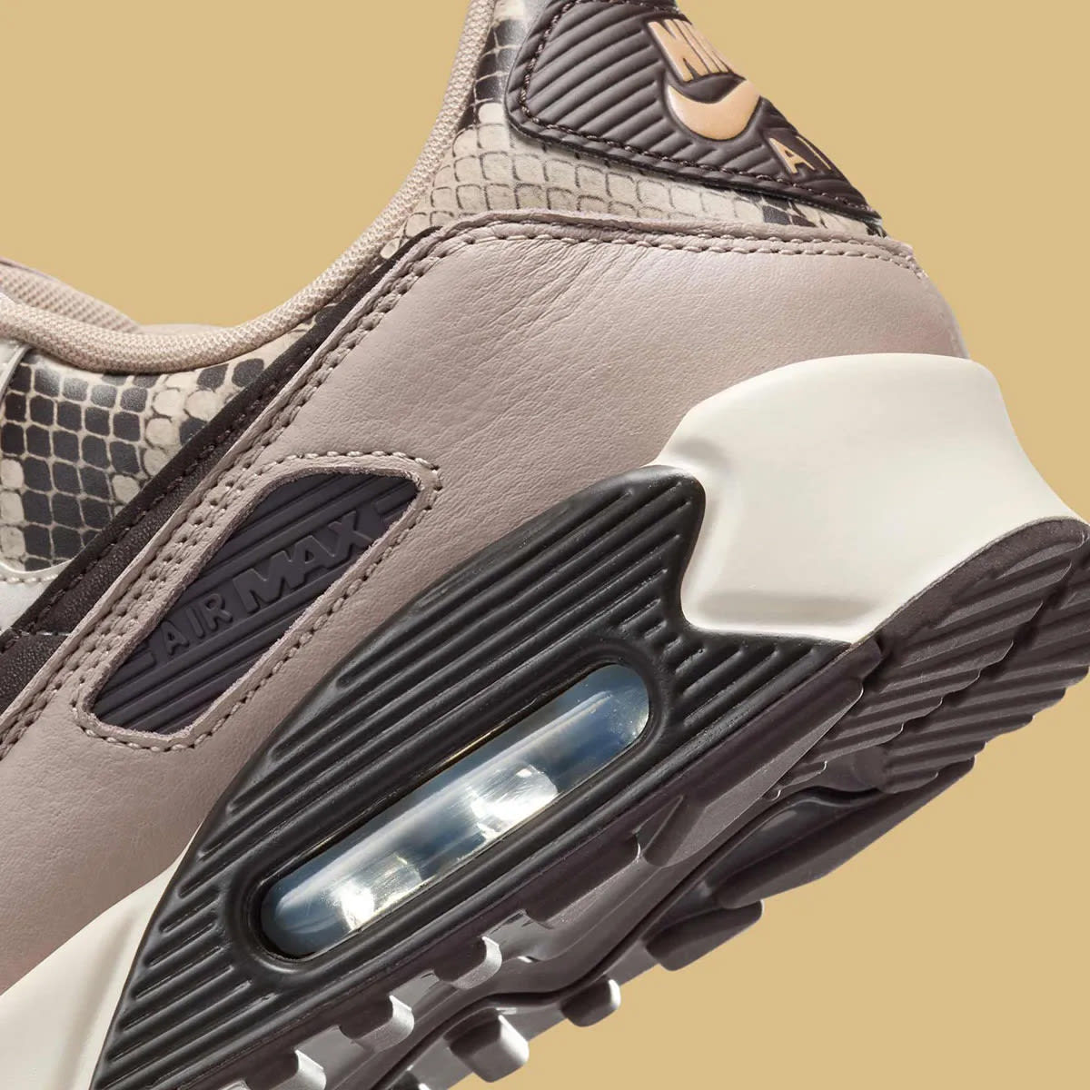 Vier het jaar van de slang met de Nike Air Max 90… | Sneaker Squad