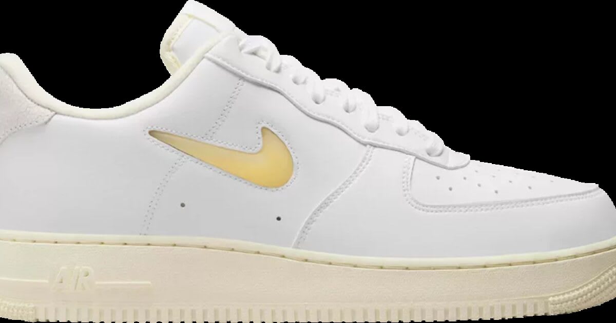 Nike Air Force 1 '07 LX "Pale Vanilla" | DC8894-100 | Sneaker Squad